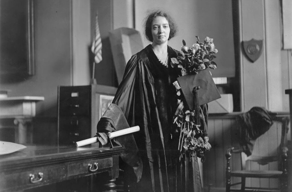 IRÈNE JOLIOT-CURIE - NobelPrize.org