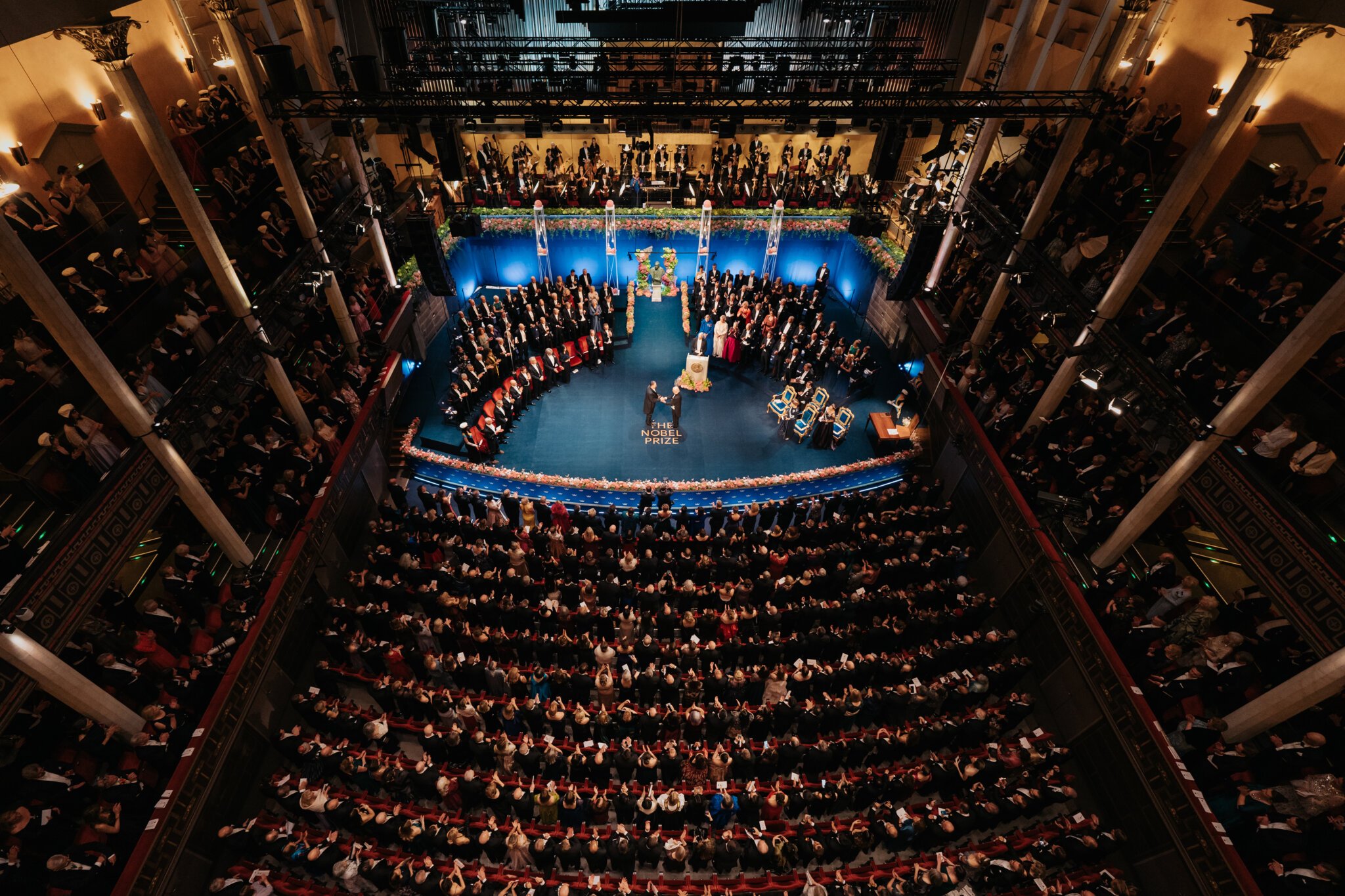 100 elever får uppleva Nobelprisutdelningen den 10 december ...